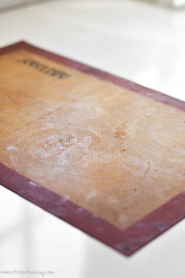 How to Clean Your Silicone Mats | Stress Baking